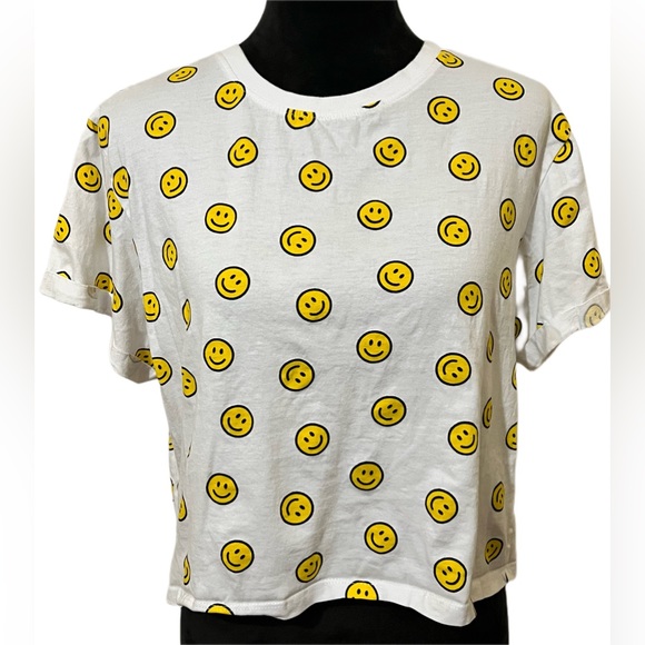 Vibe N’ | Tops | Ladies Smiley Face Crop Top | Poshmark
